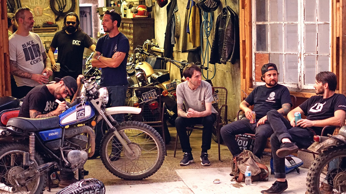 Tank Lettering Pictures - Chin on the Tank – Motorcycle stuff in ...