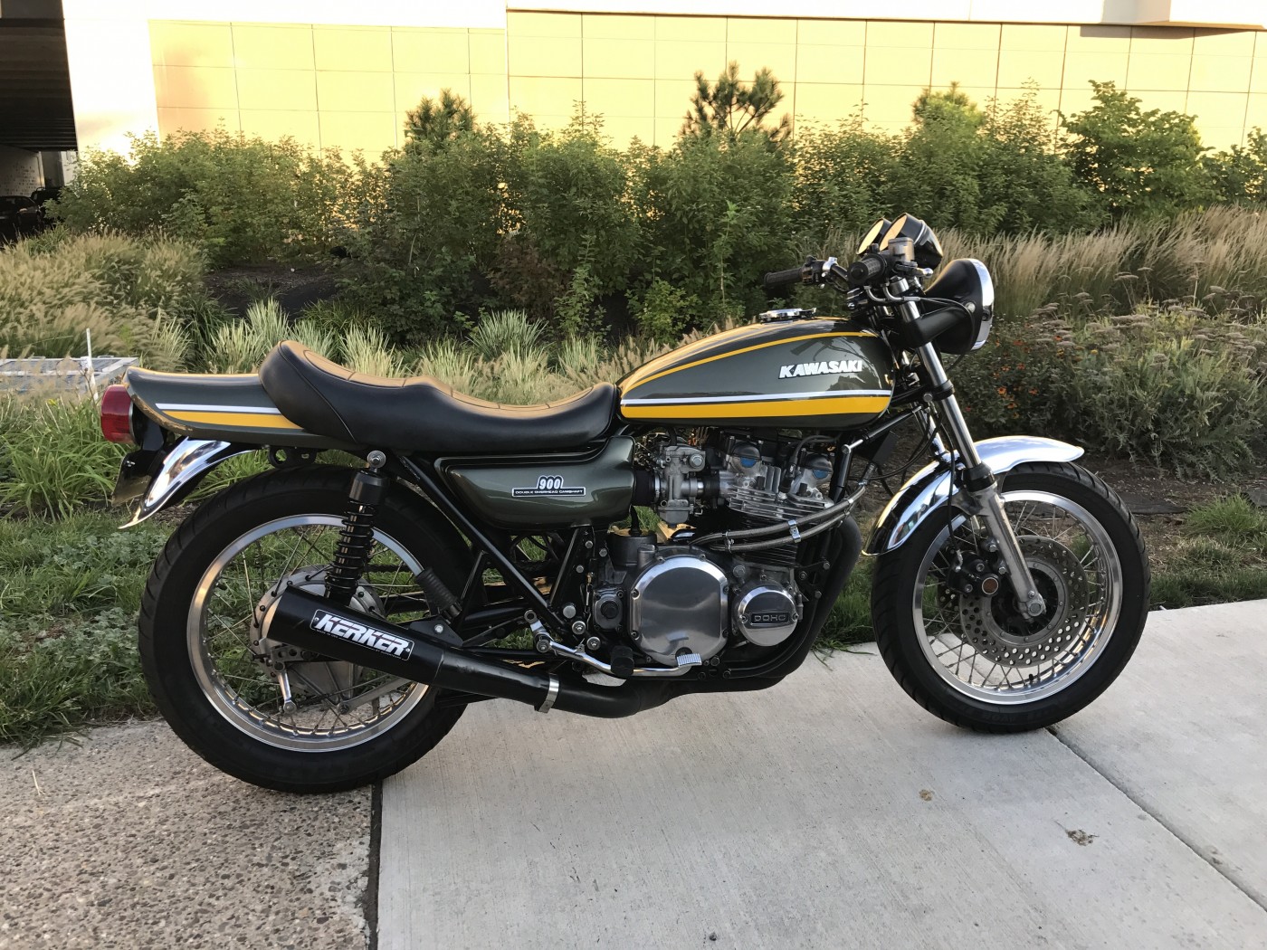 Z1 paint - Chin on the Tank – Motorcycle stuff in Philadelphia.